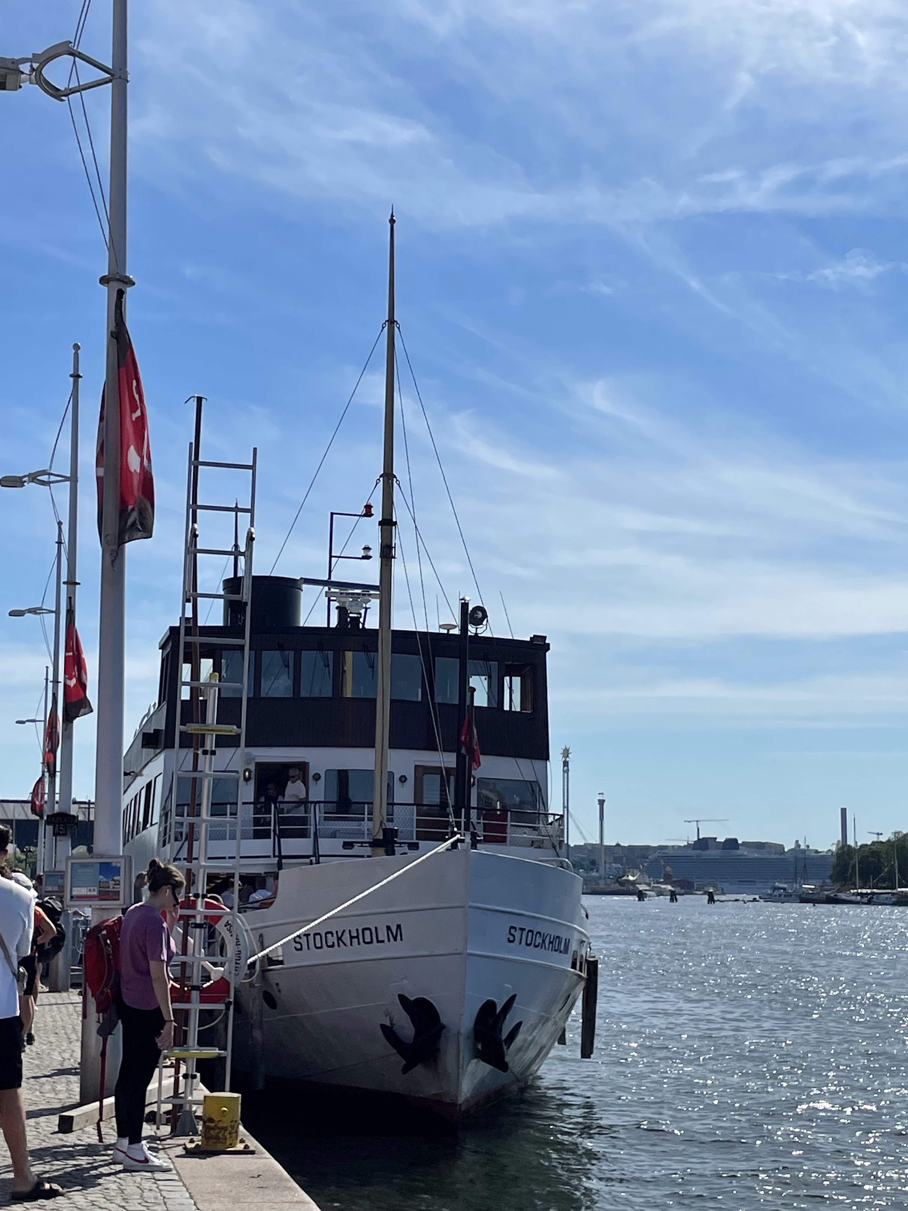 Båttur i Stockholms skärgård – RULLBO – Frihet På Hjul