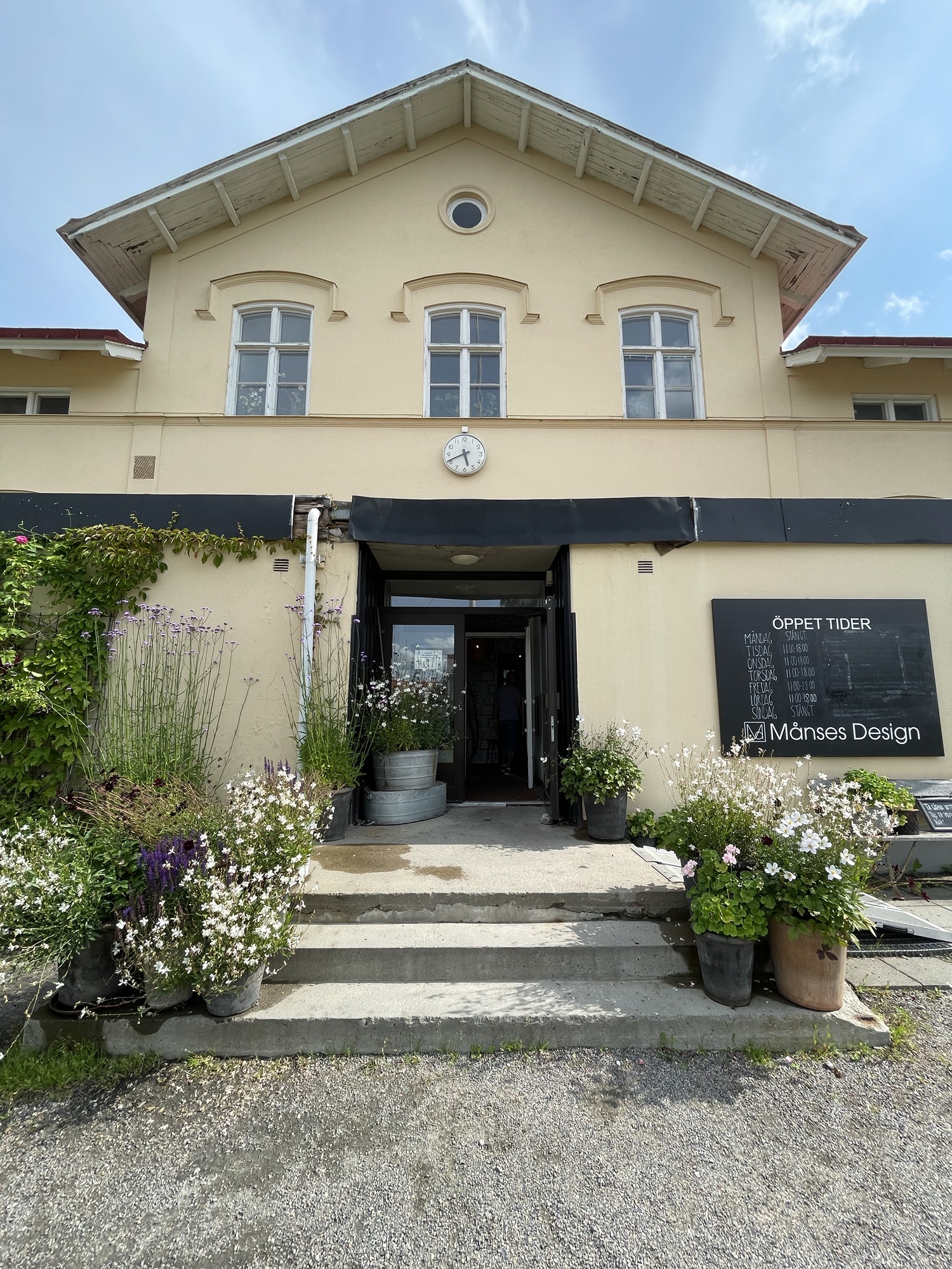 Månses Design i Stugsund utanför Söderhamn – RULLBO – Frihet På Hjul